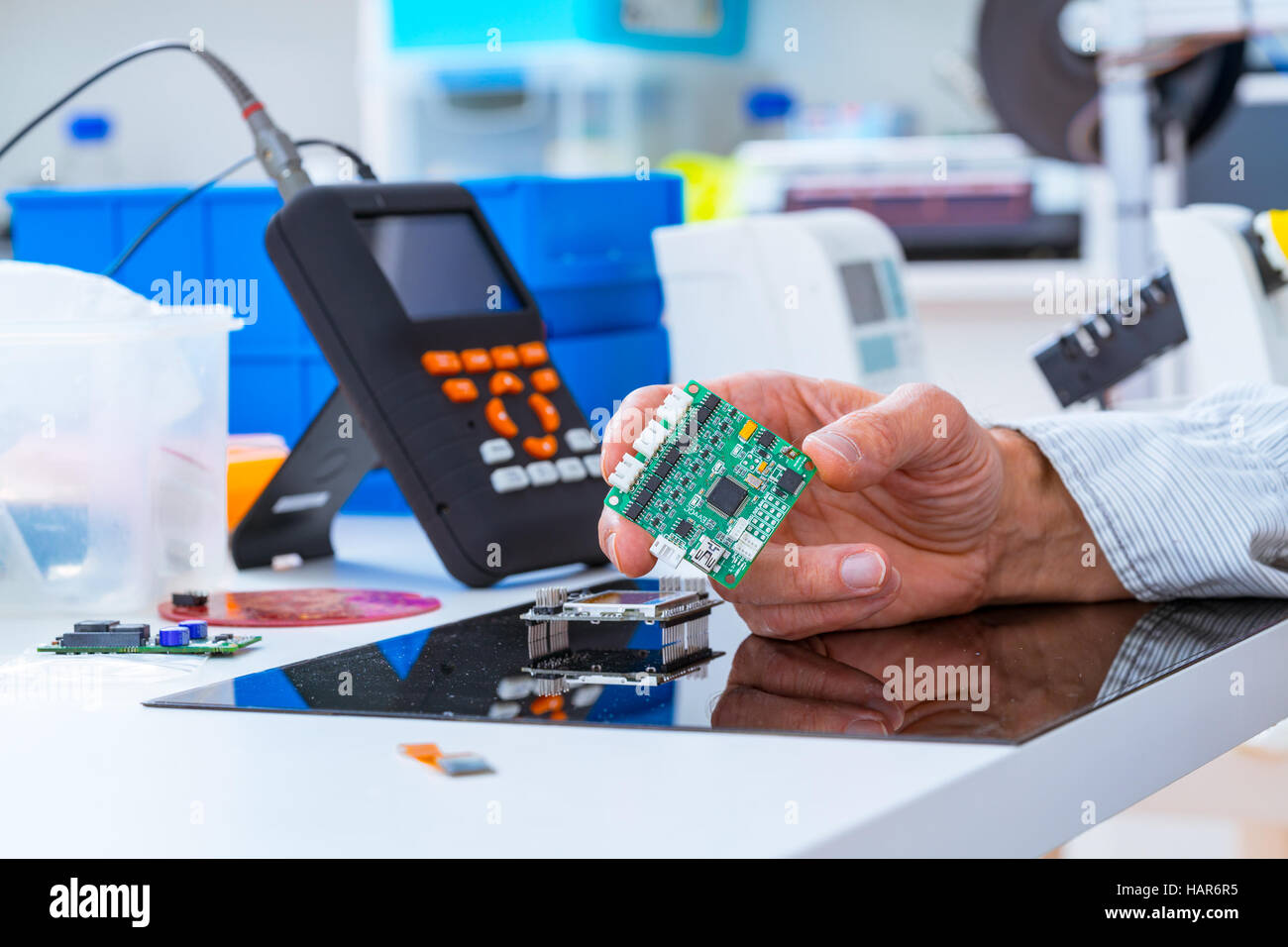 Computer robot hi-res stock photography and images - Alamy