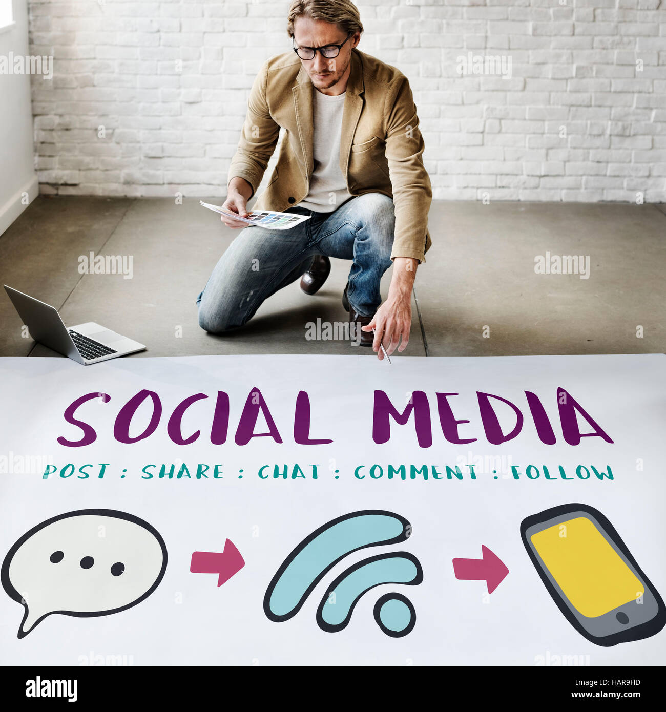 Social Media Communication Message Connecting Concept Stock Photo - Alamy