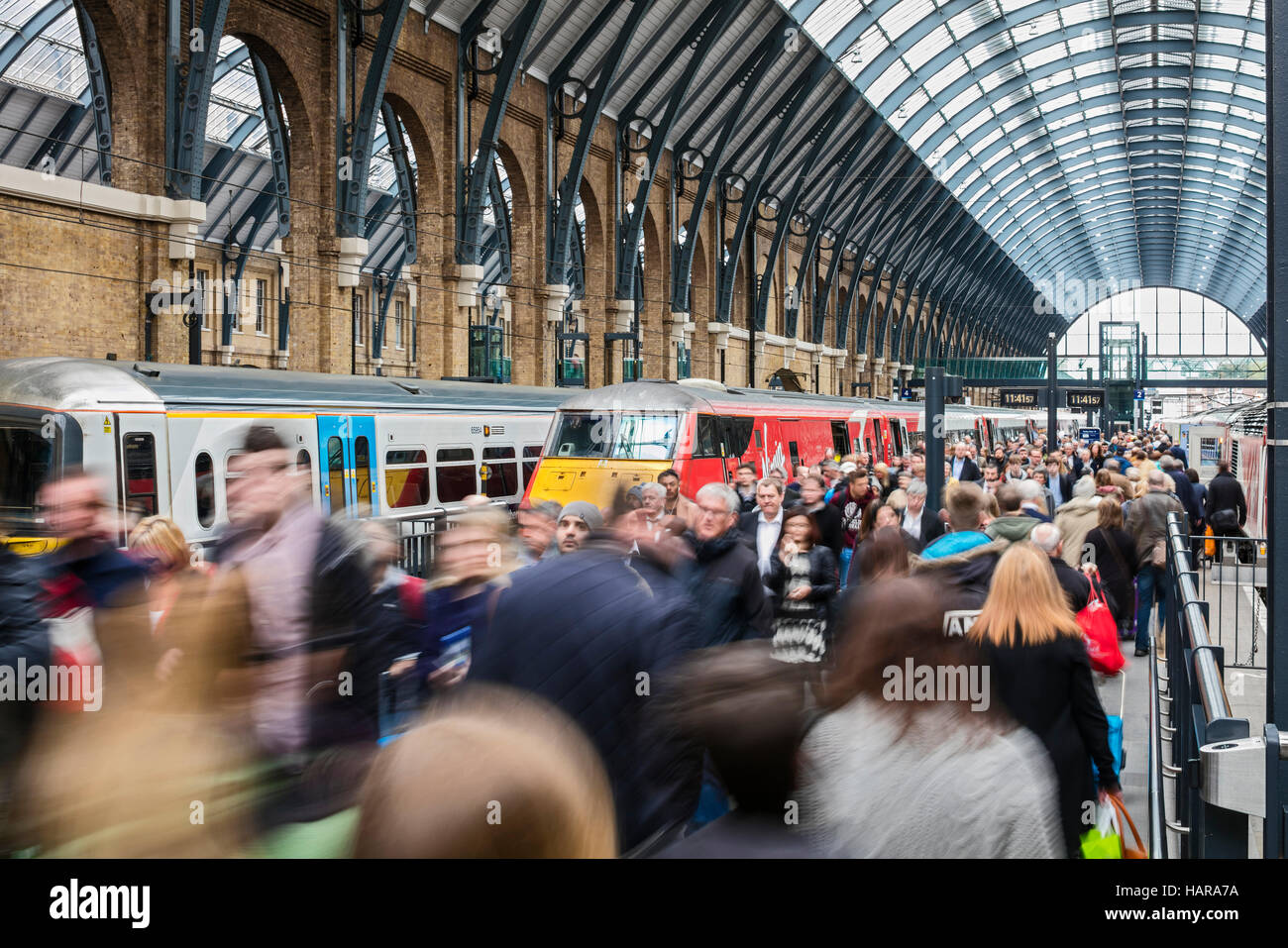 Kings Cross Station Interior Stock Photo - Alamy