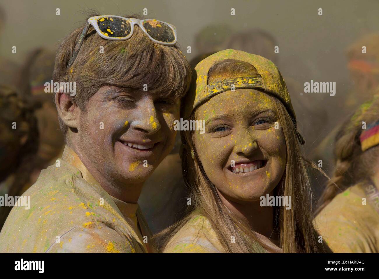 Couple color hi-res stock photography and images - Alamy