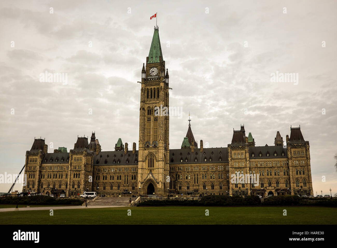 Parliament hill ottawa autumn hi-res stock photography and images - Alamy