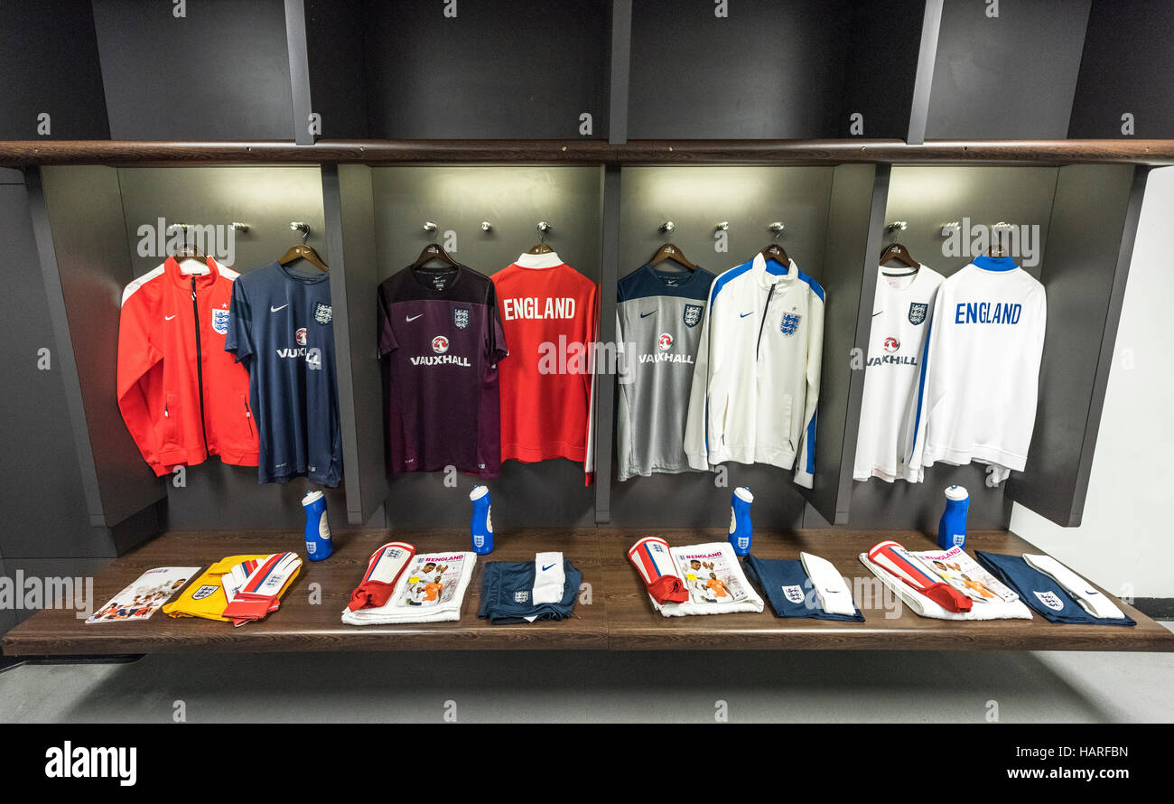 Visiting Wembley stadium Stock Photo - Alamy