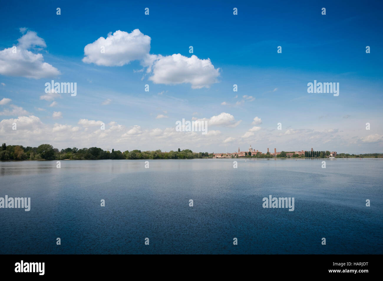 Lago inferior hi-res stock photography and images - Alamy