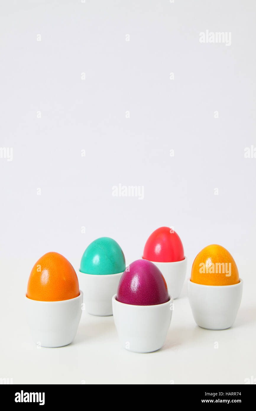 Bunte eierbecher hi-res stock photography and images - Alamy
