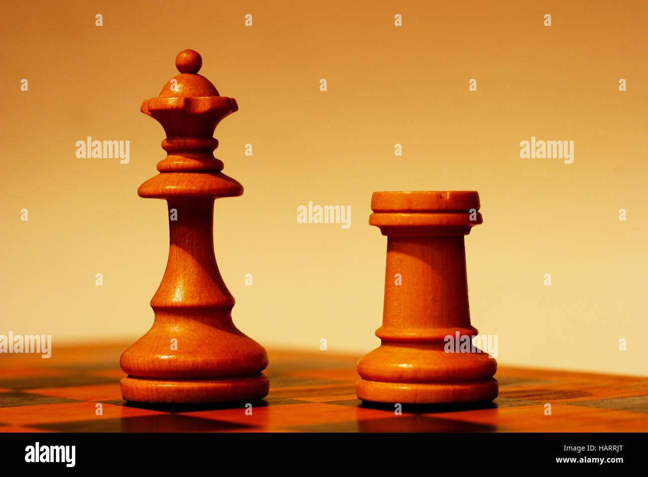 Schach spielen schachbrett hi-res stock photography and images - Alamy
