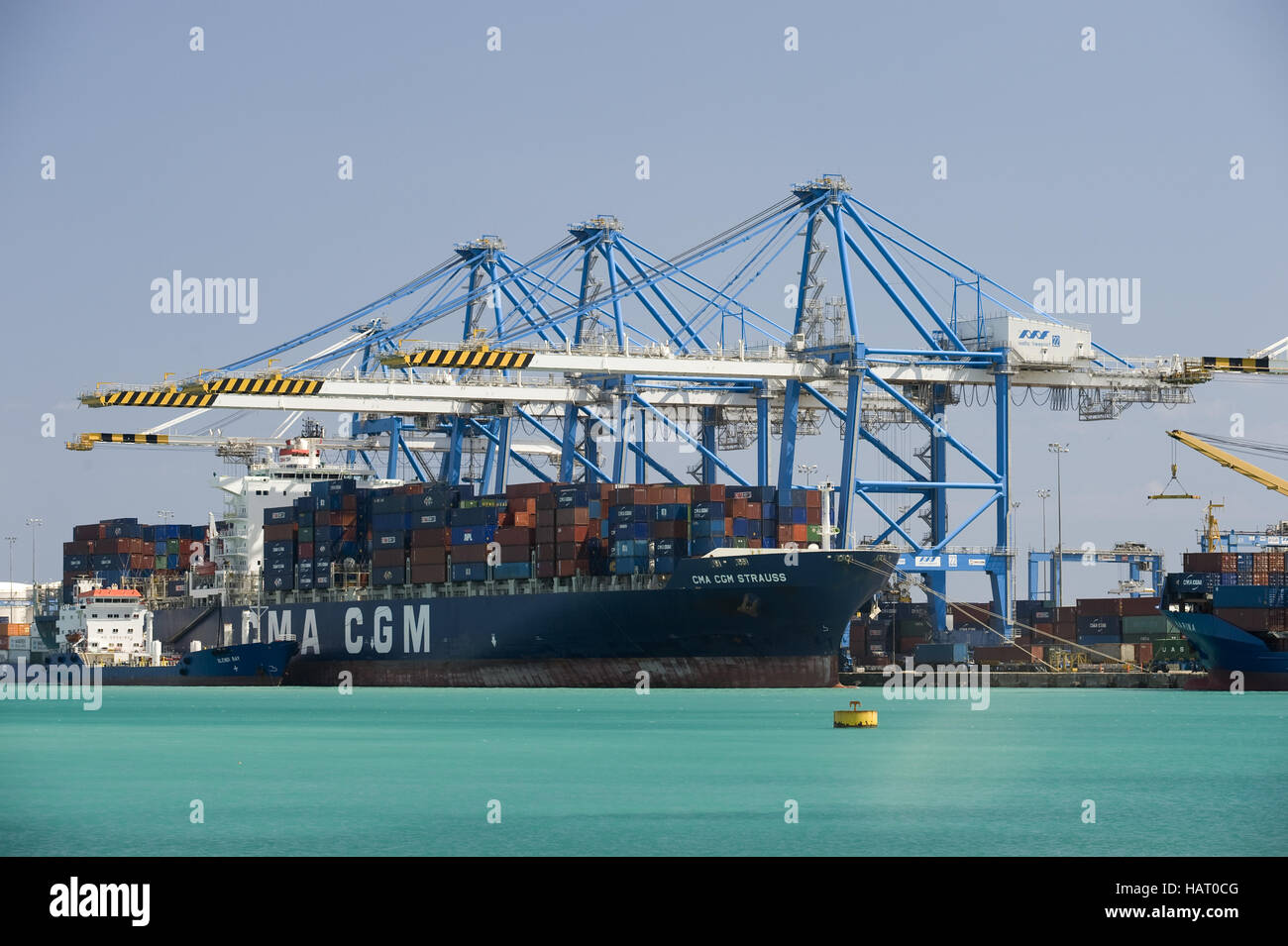 Containerharbour hi-res stock photography and images - Alamy