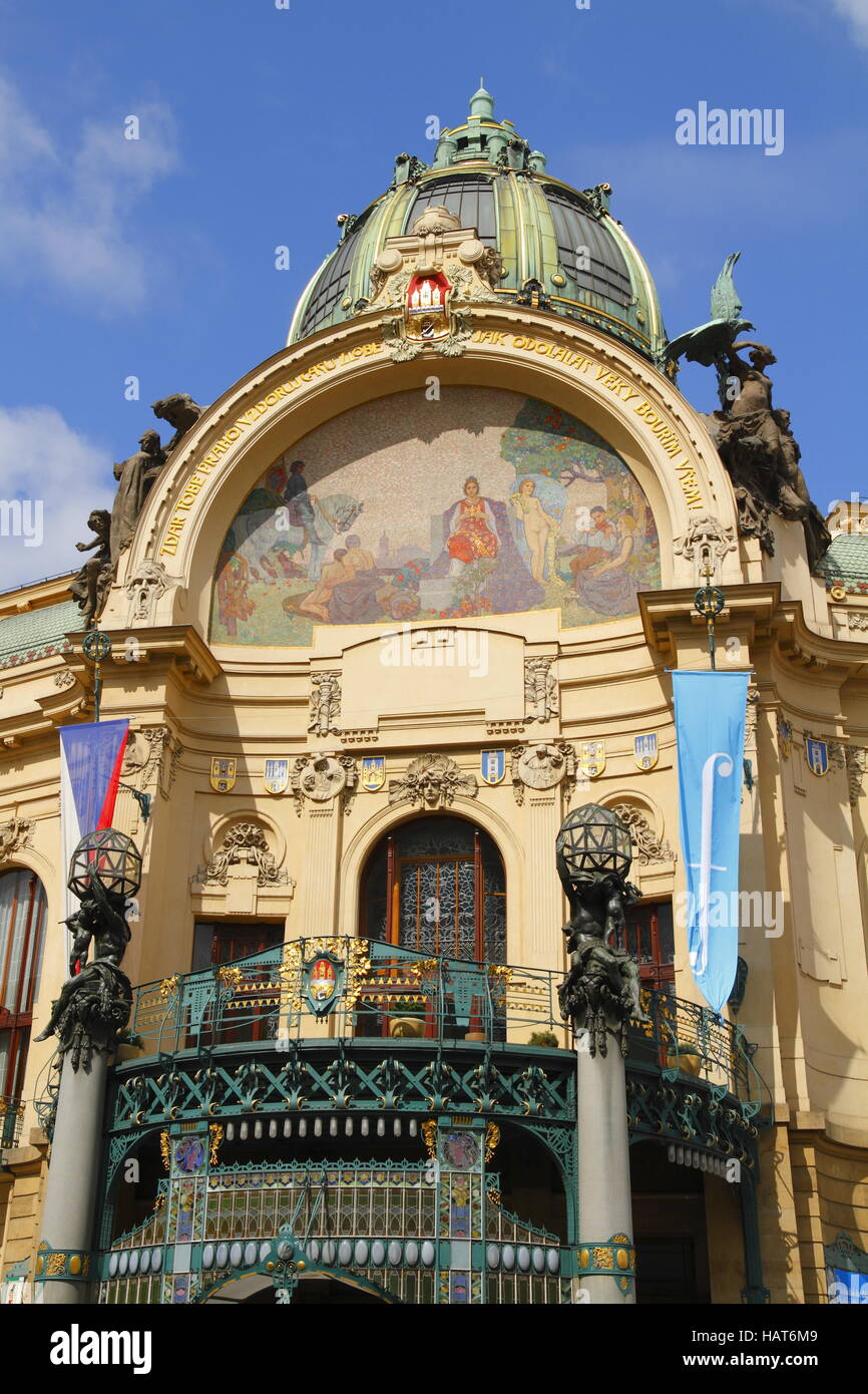 Dum hi-res stock photography and images - Alamy