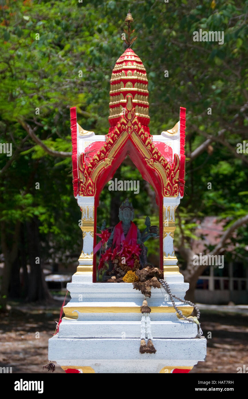 Altar shrine hi-res stock photography and images - Alamy