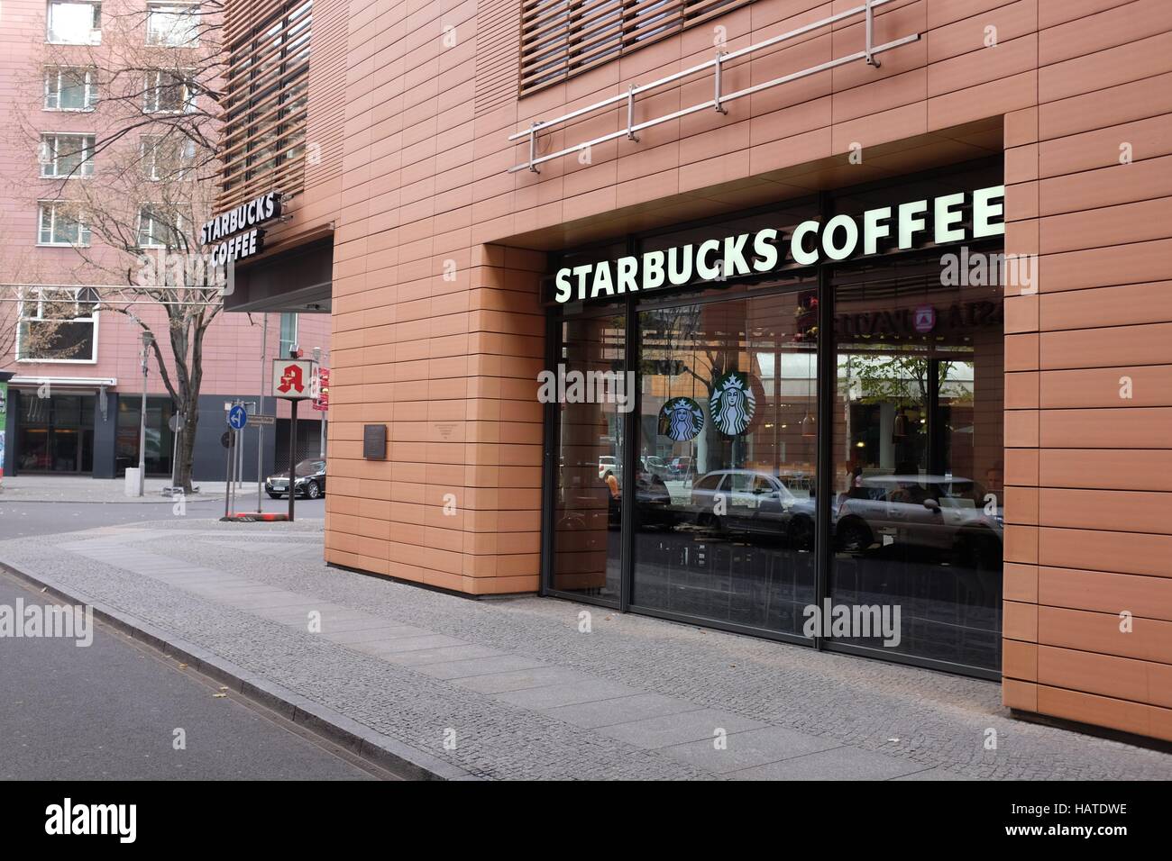 Starbucks coffee shop berlin germany hi-res stock photography and ...