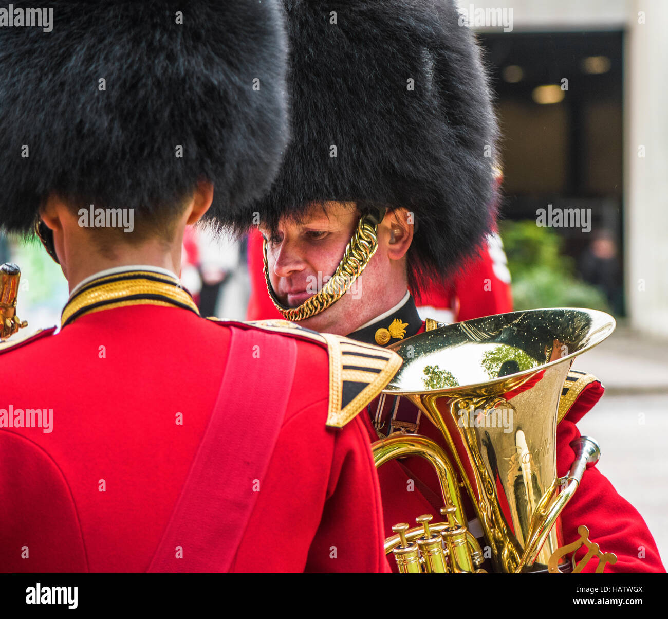 Changing of guards ceremony at Whitehall Stock Photo - Alamy