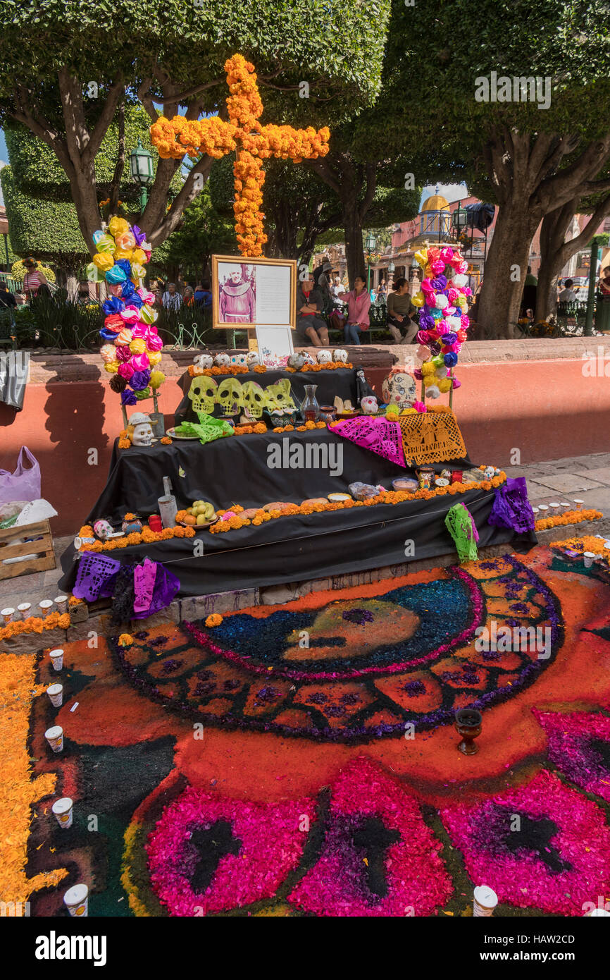 Mexico altar ofrendas church hi-res stock photography and images - Alamy