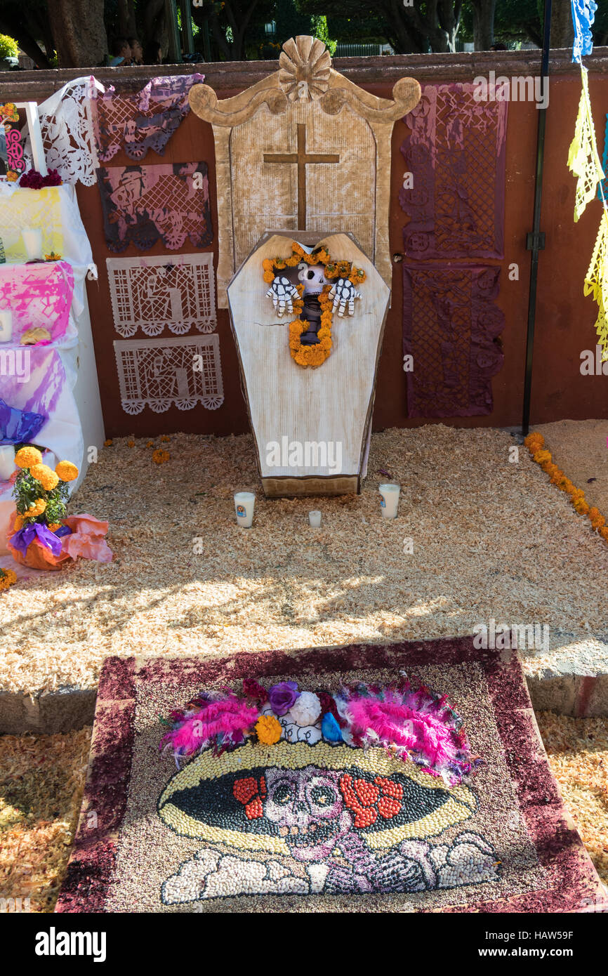 Mexico altar ofrendas church hi-res stock photography and images - Alamy