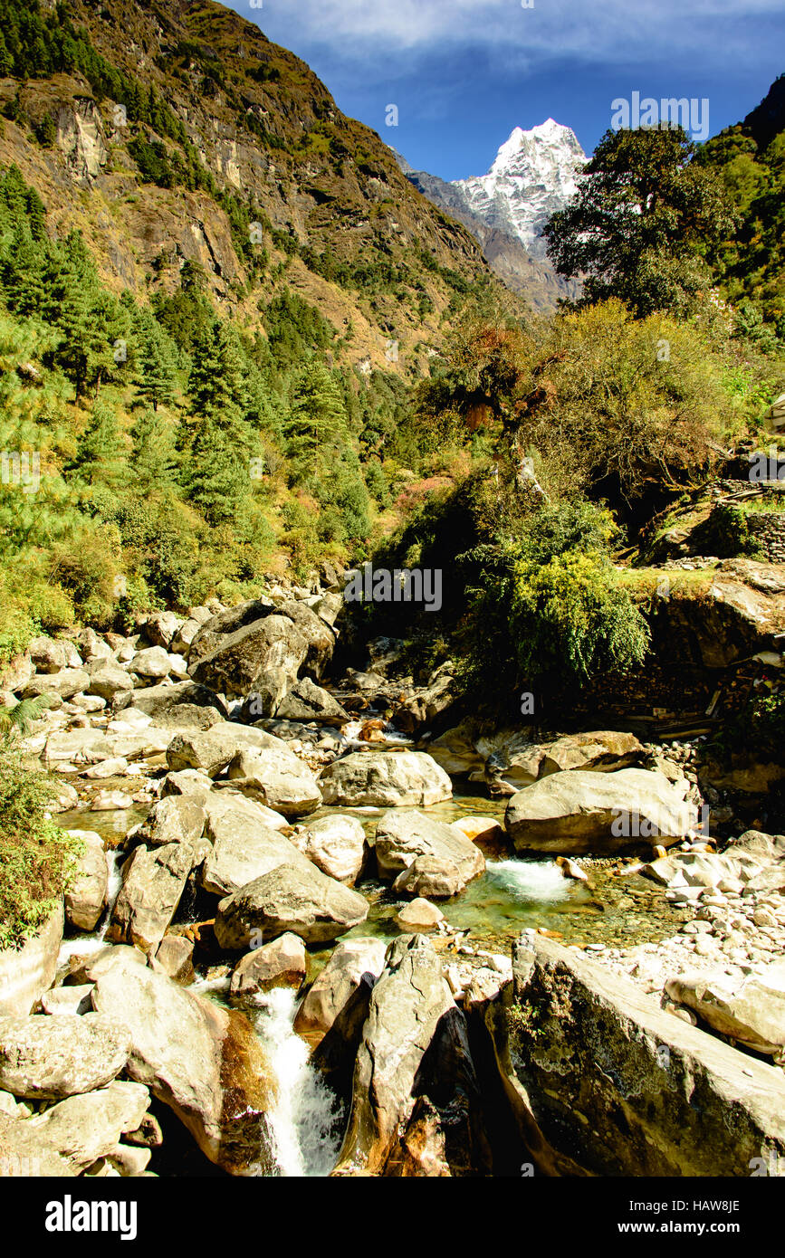 Himalayan valley hi-res stock photography and images - Alamy