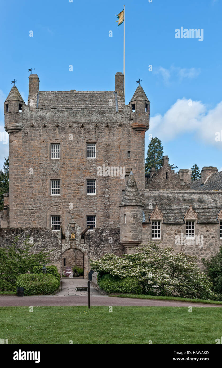 Close up of central tower and house of Cowdor Castle Stock Photo - Alamy