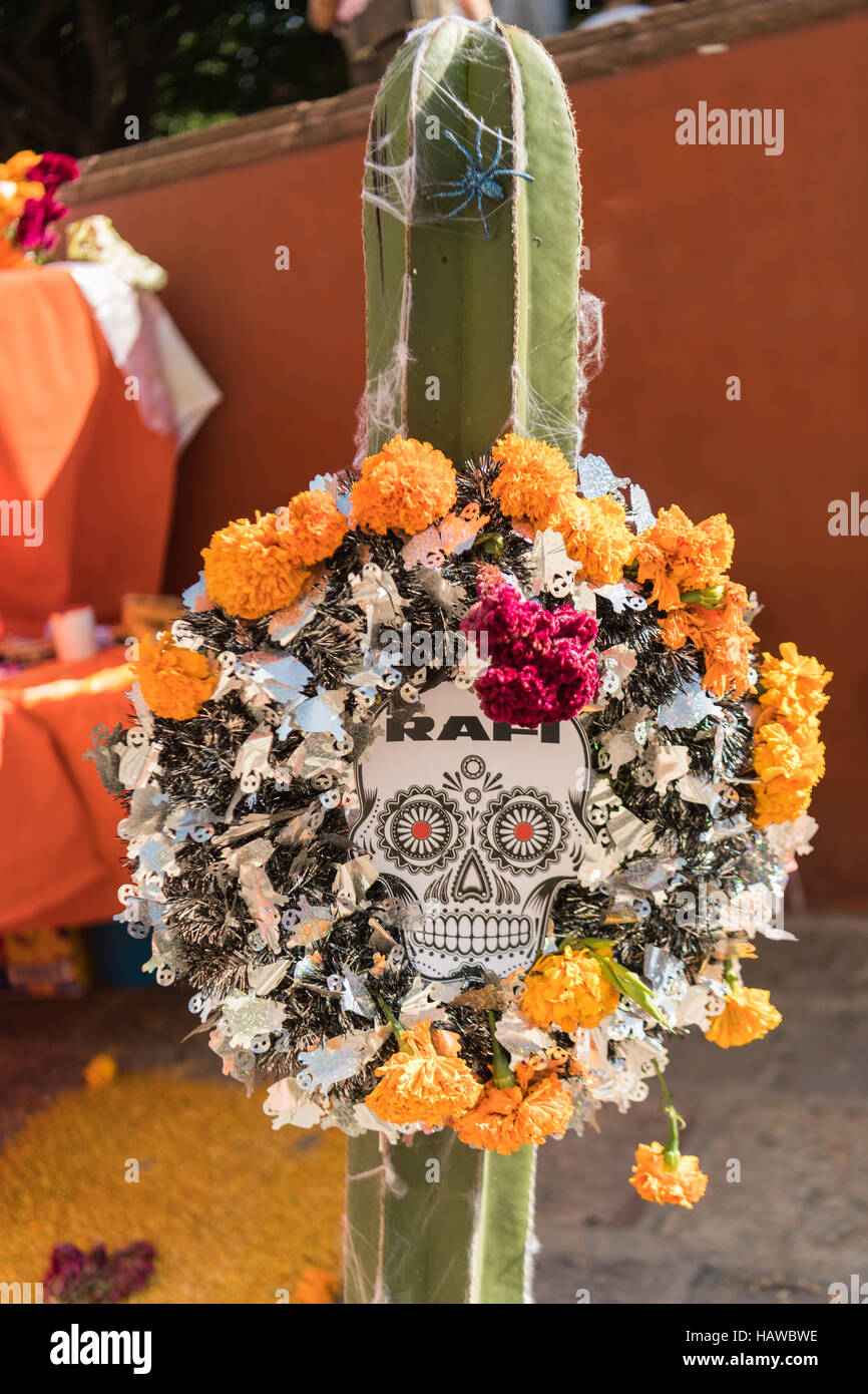Mexico altar ofrendas cactus hi-res stock photography and images - Alamy