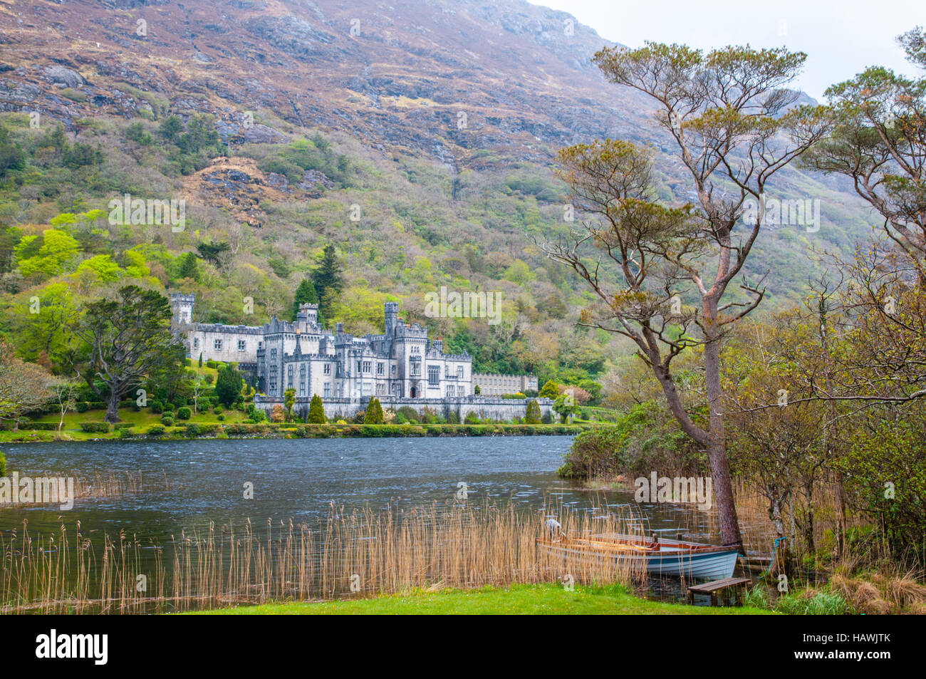 Schloss kylemore abbey hi-res stock photography and images - Alamy
