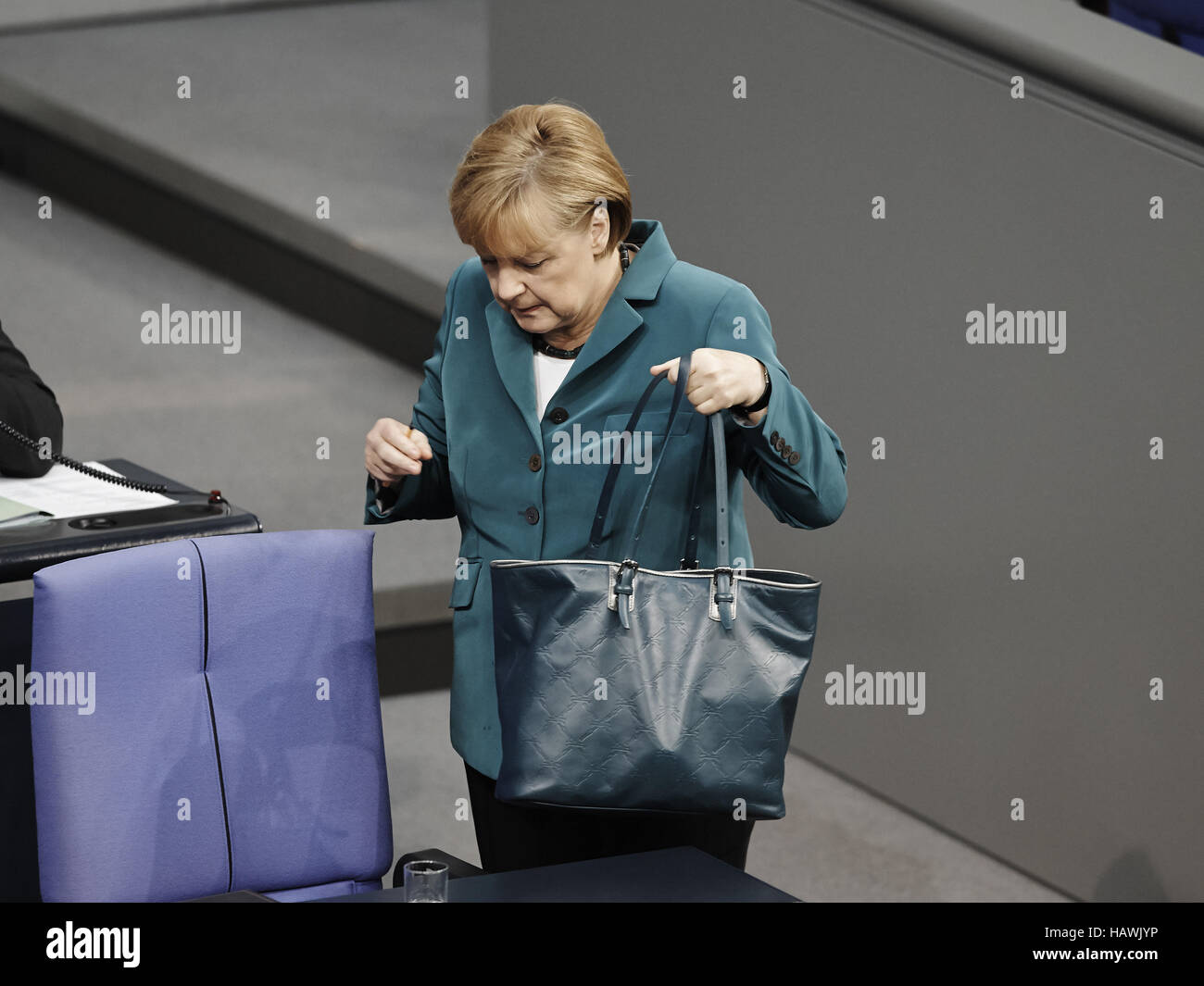 Berlin germany bundestag session angela merkel hi-res stock photography ...