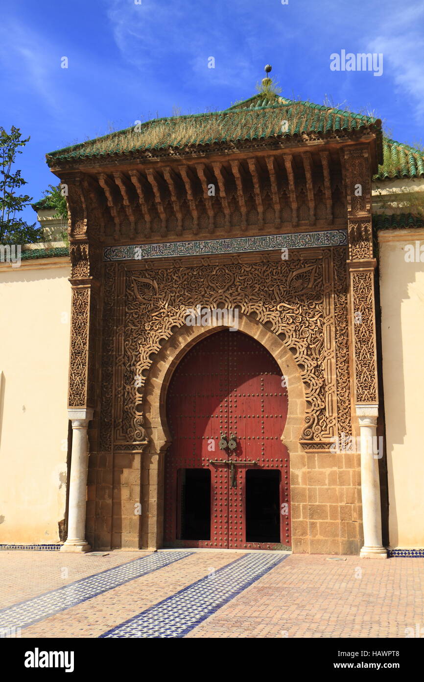 Muslim mausoleum entrance hi-res stock photography and images - Alamy
