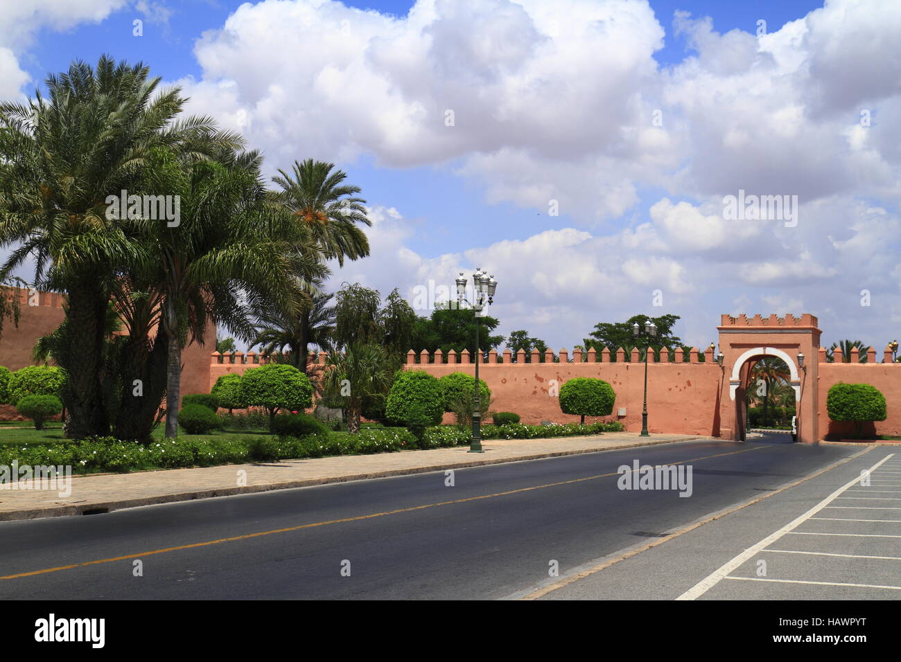 Old city wall marrakech hi-res stock photography and images - Alamy