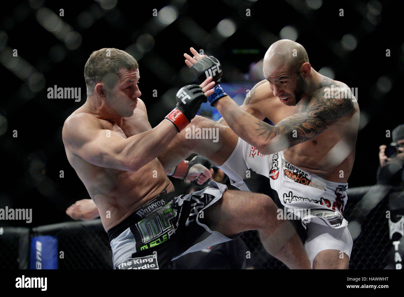 Ben Saunders, right, fights Marcus Davis at UFC 106 at the Mandalay ...