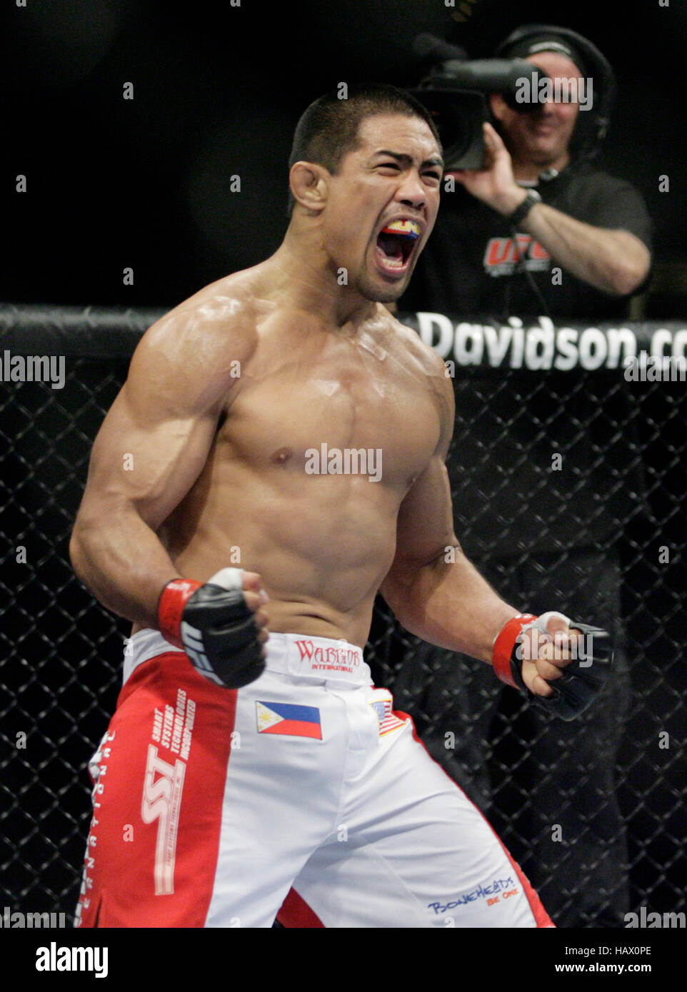 Mark Munoz celebrates his victory over Ryan Jensen during UFC 108 at ...