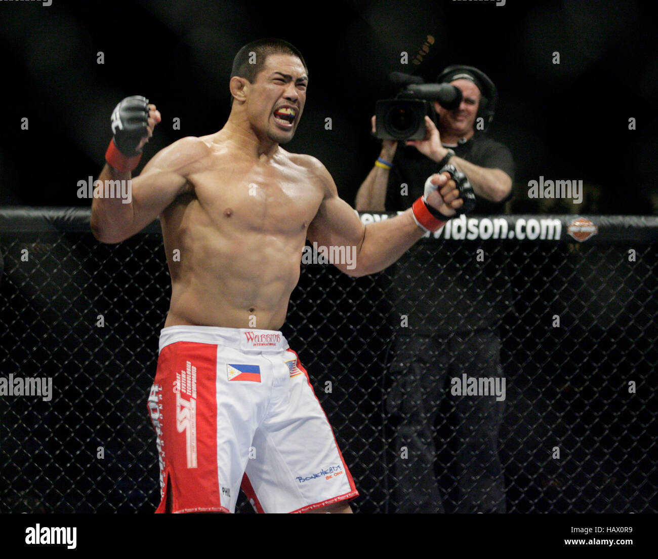 Mark Munoz celebrates his victory over Ryan Jensen during UFC 108 at ...