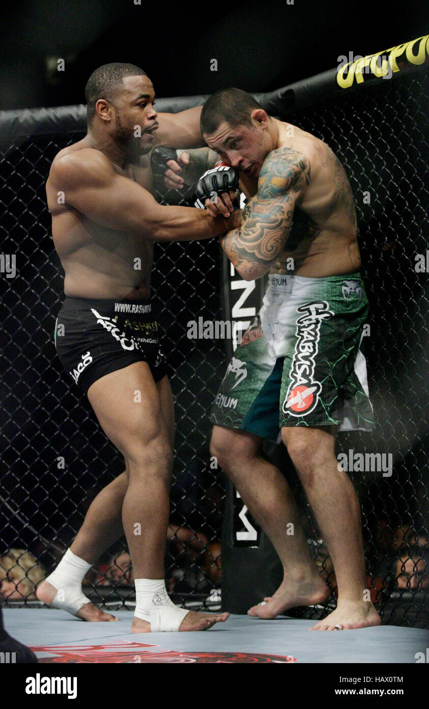 Rashad Evans, left, fights Thiago Silva during UFC 108 at the MGM Grand ...