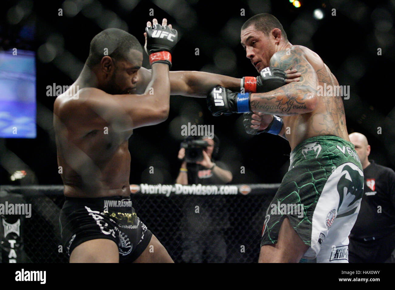 Rashad Evans, left, fights Thiago Silva during UFC 108 at the MGM Grand ...