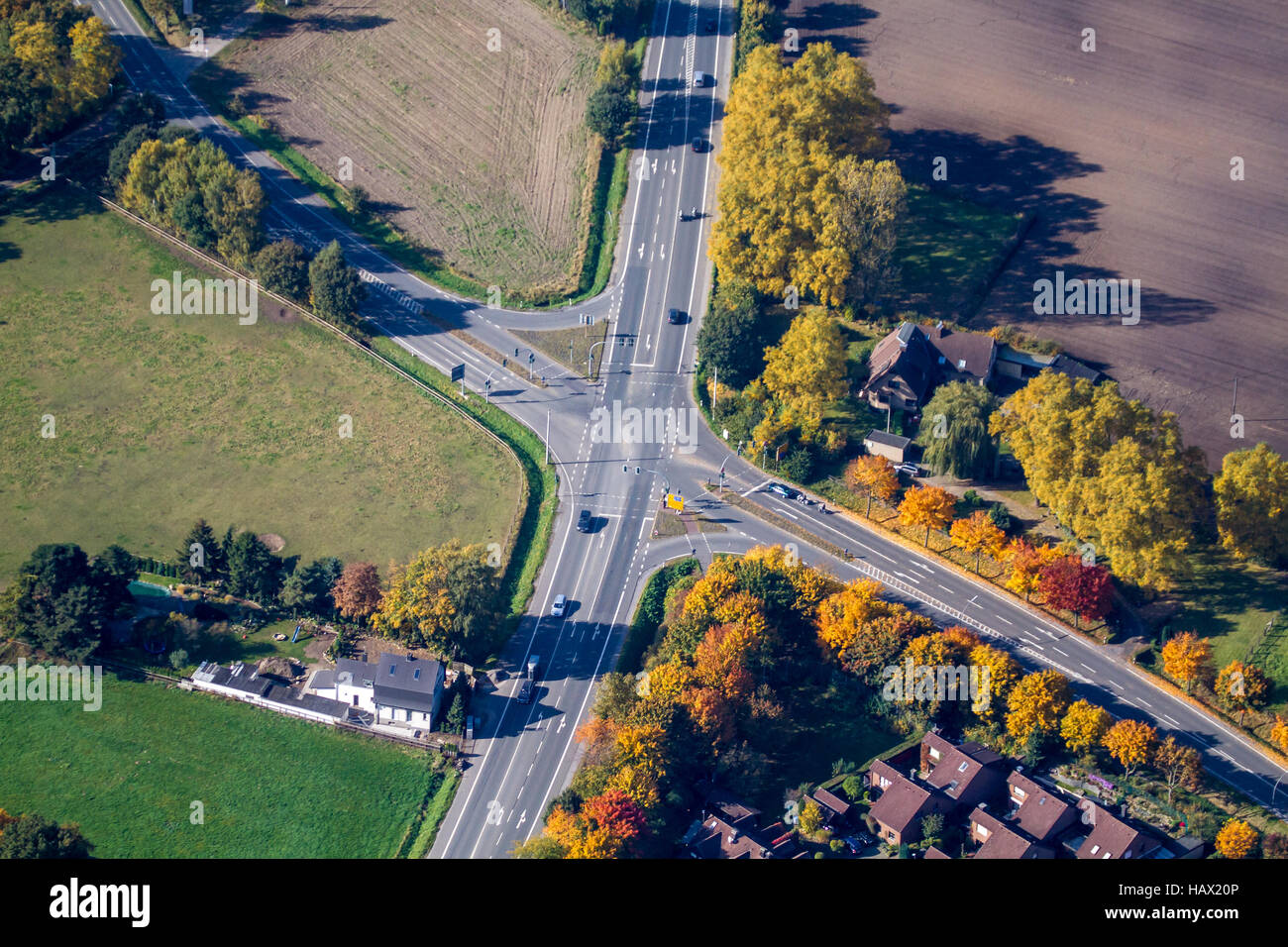 Intersection lines hi-res stock photography and images - Alamy