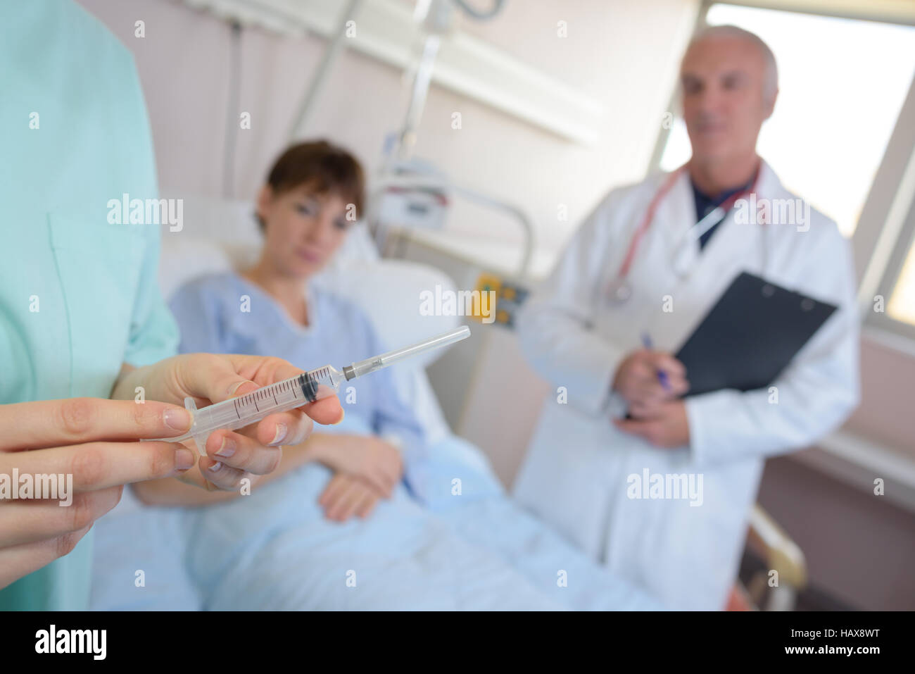 preparing the syringe Stock Photo - Alamy