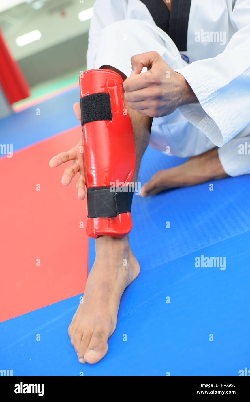 Shin kick hi-res stock photography and images - Alamy