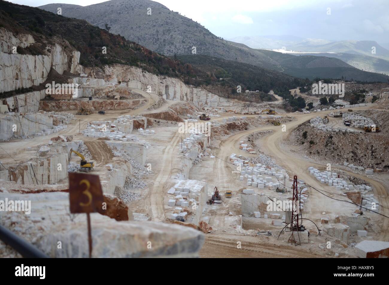 Mountain lake interesting rock hi-res stock photography and images - Alamy