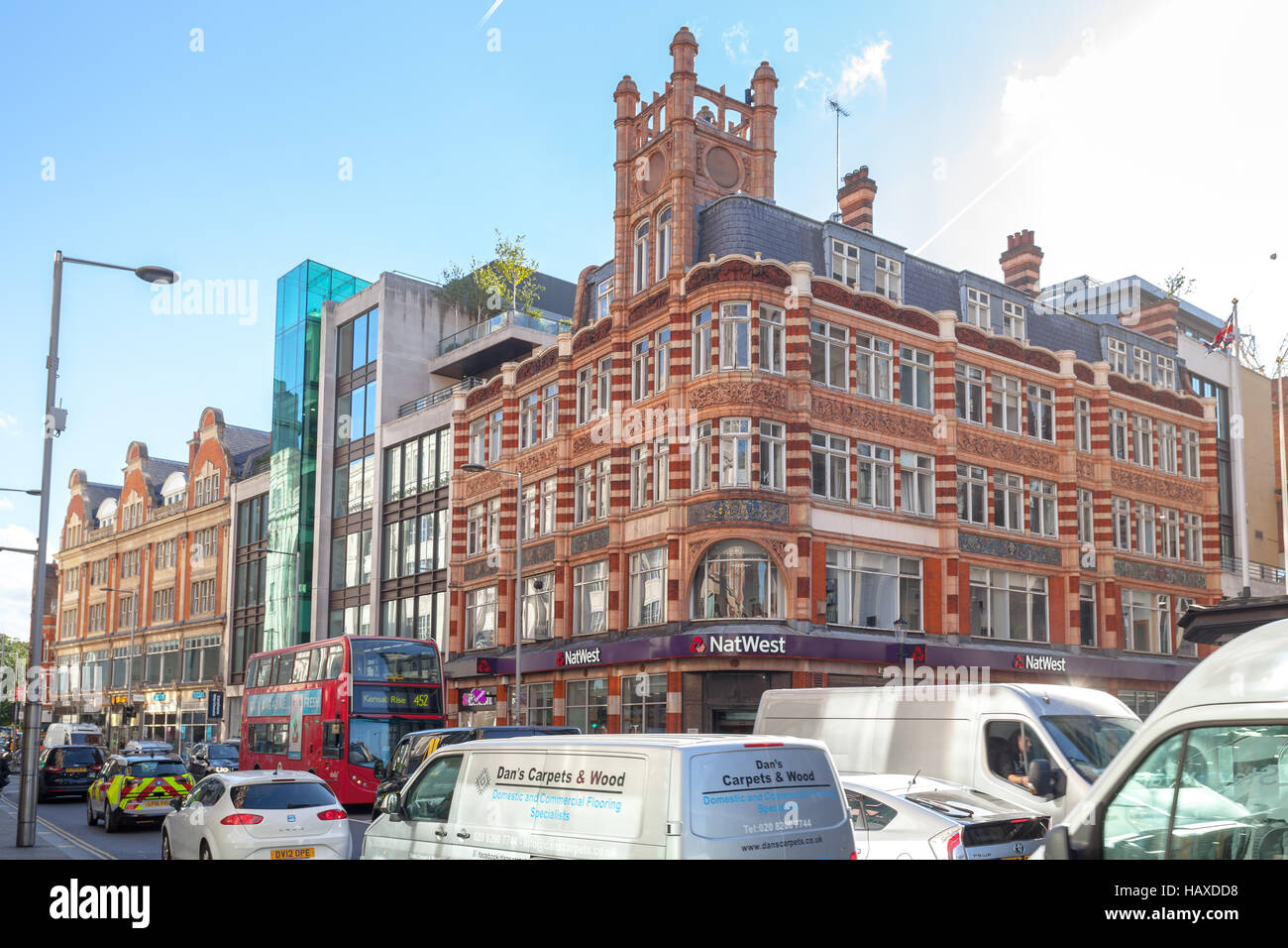 High street building hi-res stock photography and images - Alamy