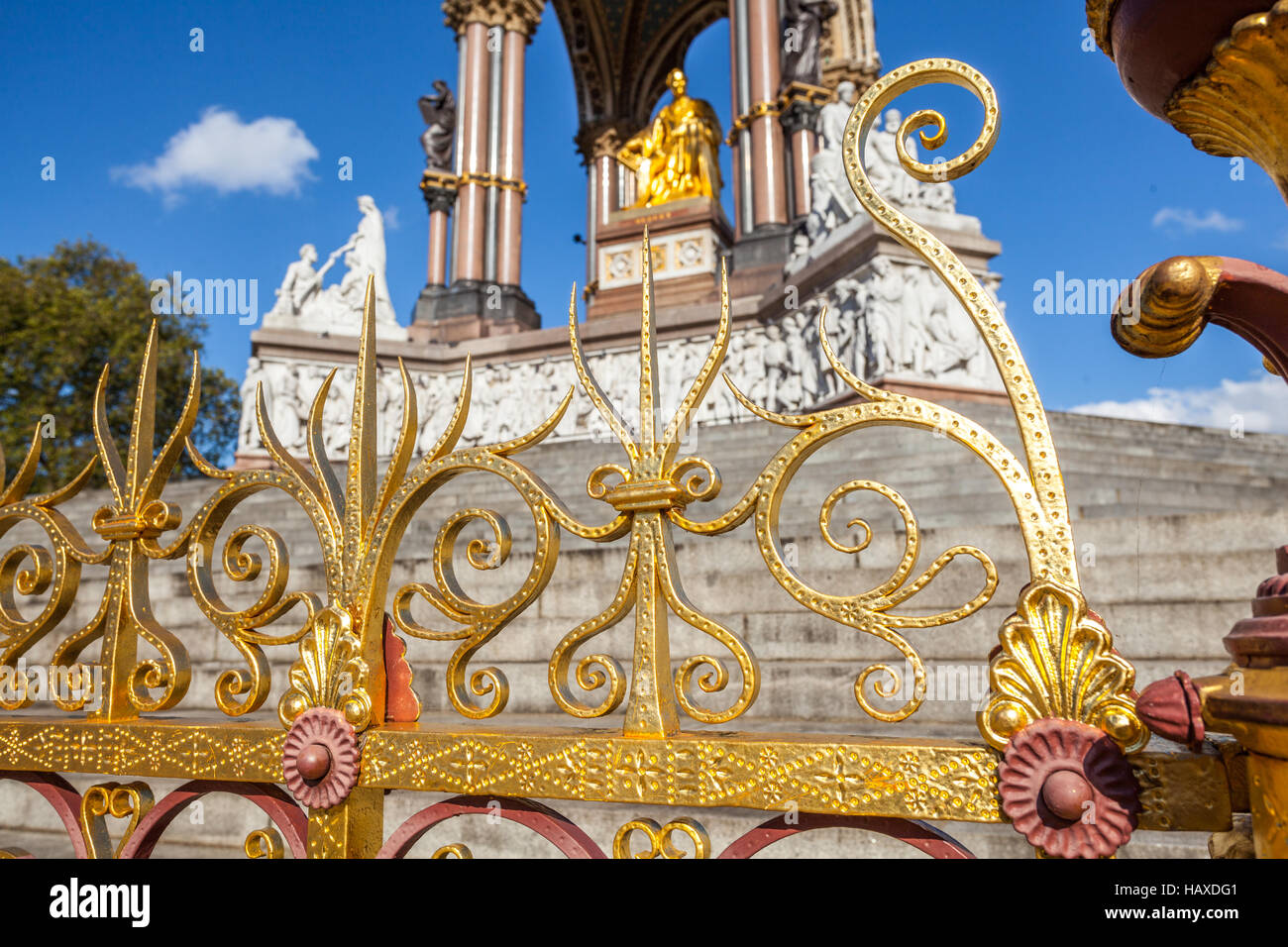 London The Albert statue memorial fence close-up detail Stock Photo - Alamy