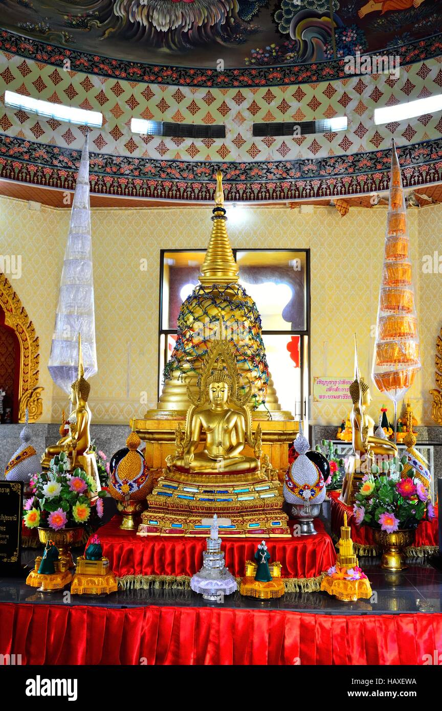 Serene golden statue of buddha hi-res stock photography and images - Alamy