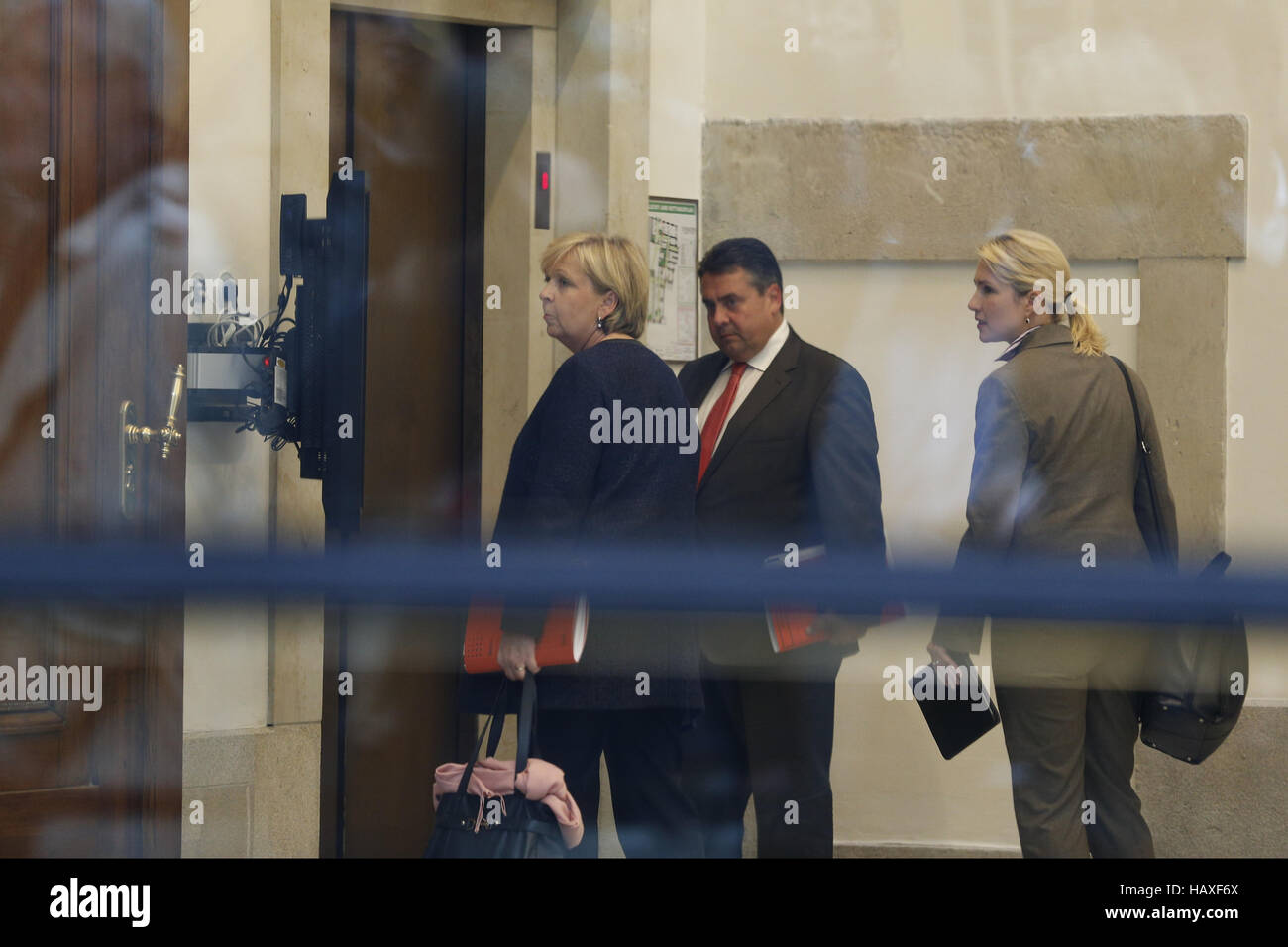 CSU / CDU and SPD - third Round Stock Photo - Alamy