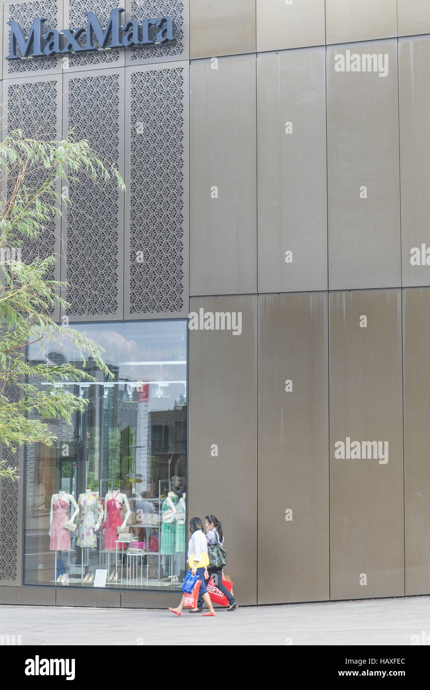 Weekend max mara hi-res stock photography and images - Alamy