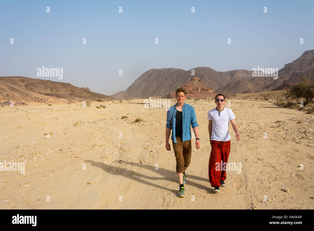 Men in israel desert hi-res stock photography and images - Alamy