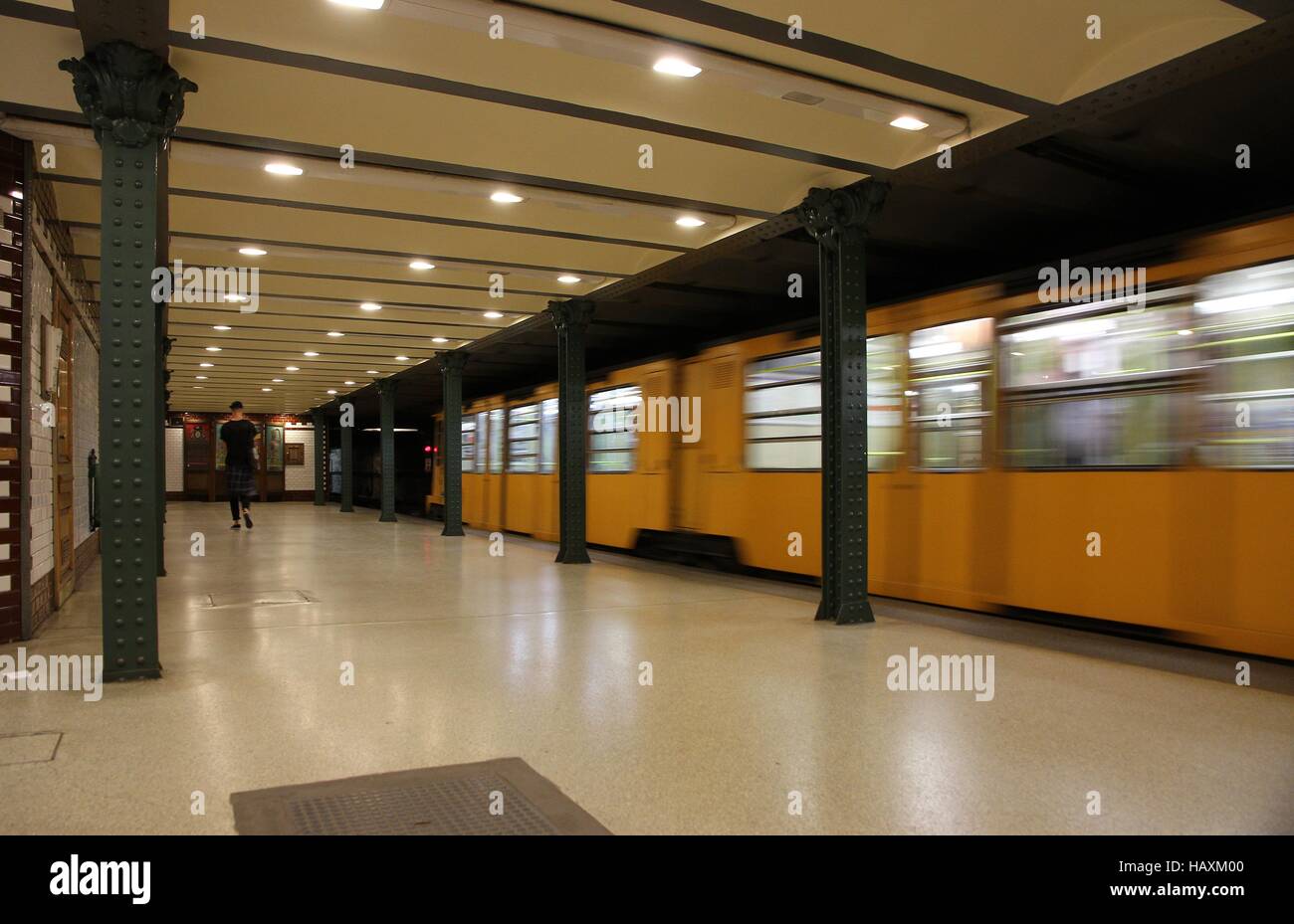 Budapest untergrundbahn hi-res stock photography and images - Alamy