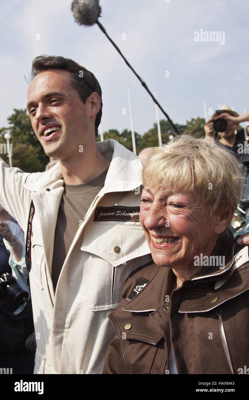 Rennfahrerin hi-res stock photography and images - Alamy