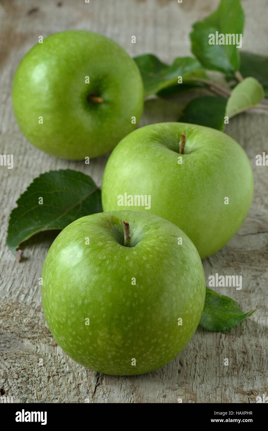 Biological green apple hi-res stock photography and images - Alamy