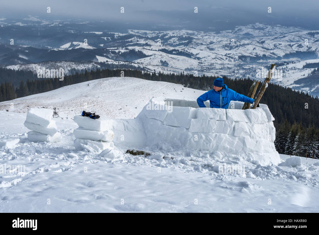 igloo building in the high mountain Stock Photo - Alamy