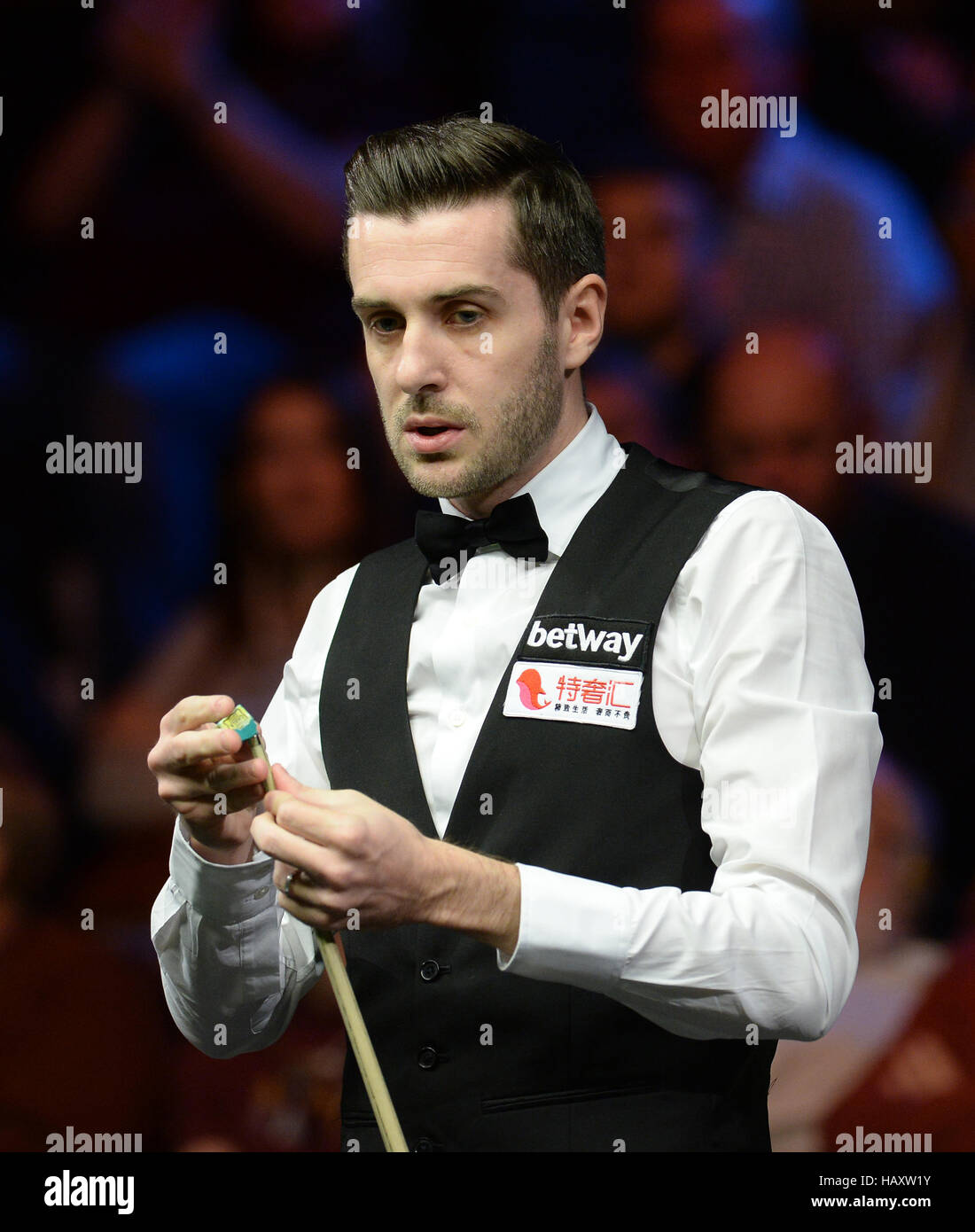 Mark selby studies table hi-res stock photography and images - Alamy