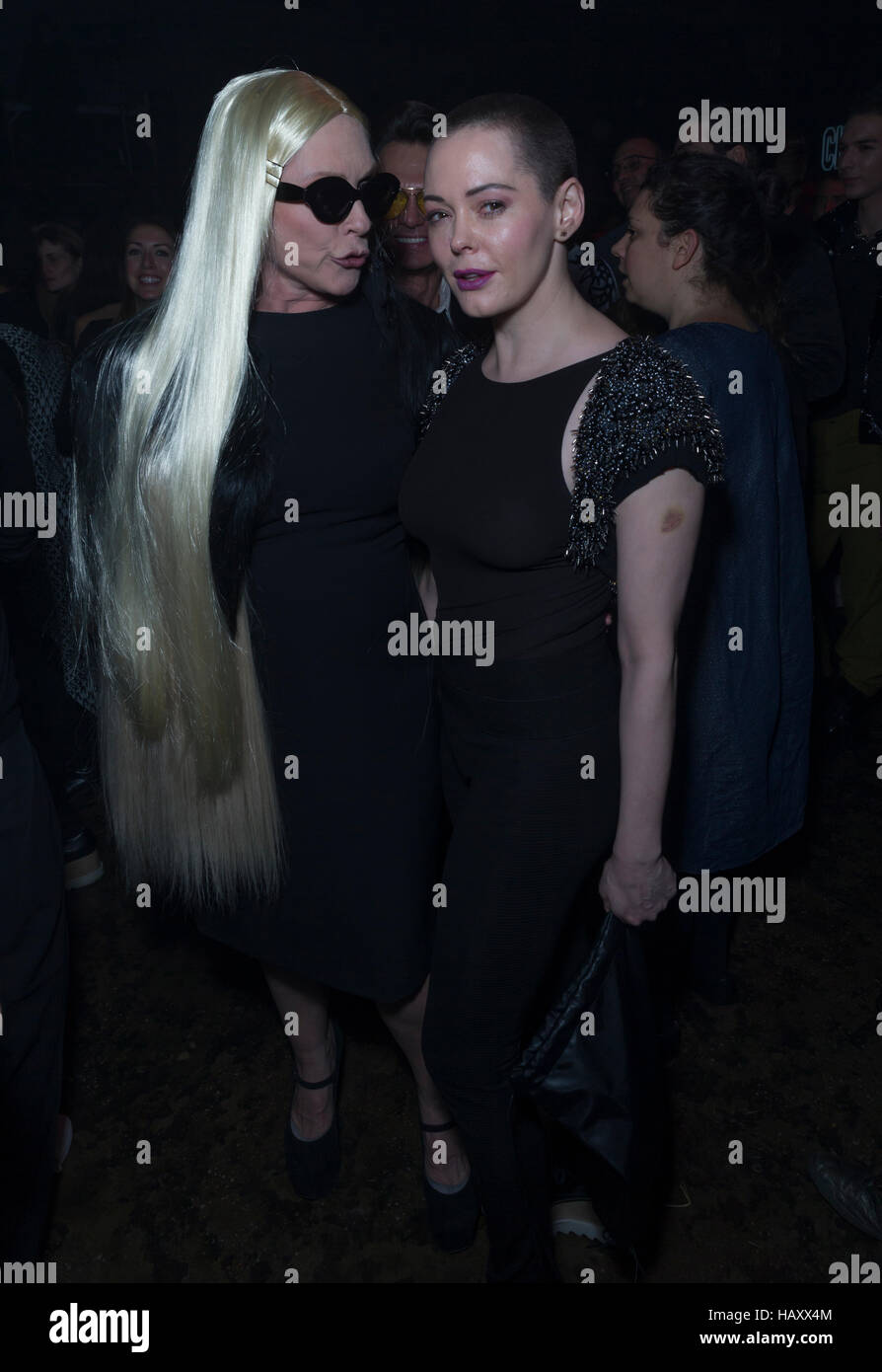 New York, United States. 28th Nov, 2016. Debbie Harry & Rose McGowan ...