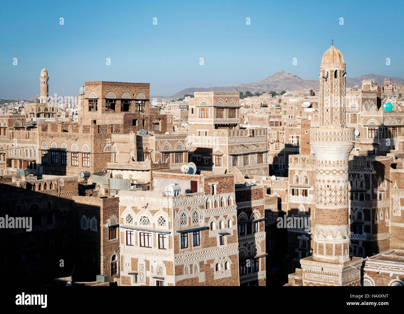Traditional yemeni buildings hi-res stock photography and images - Alamy