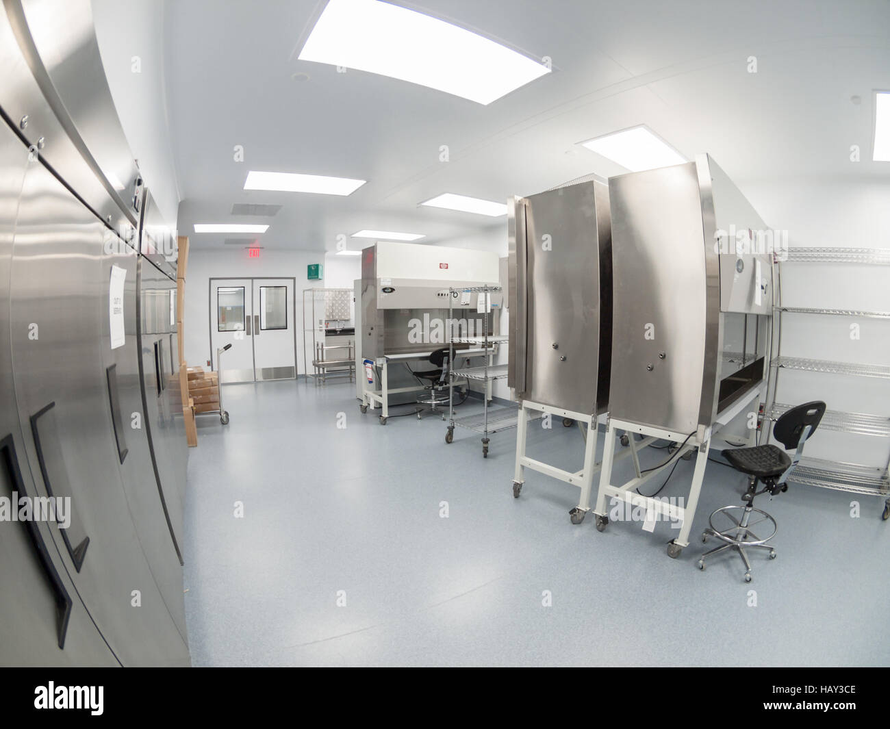 Sterile room medicine institute hi-res stock photography and images - Alamy