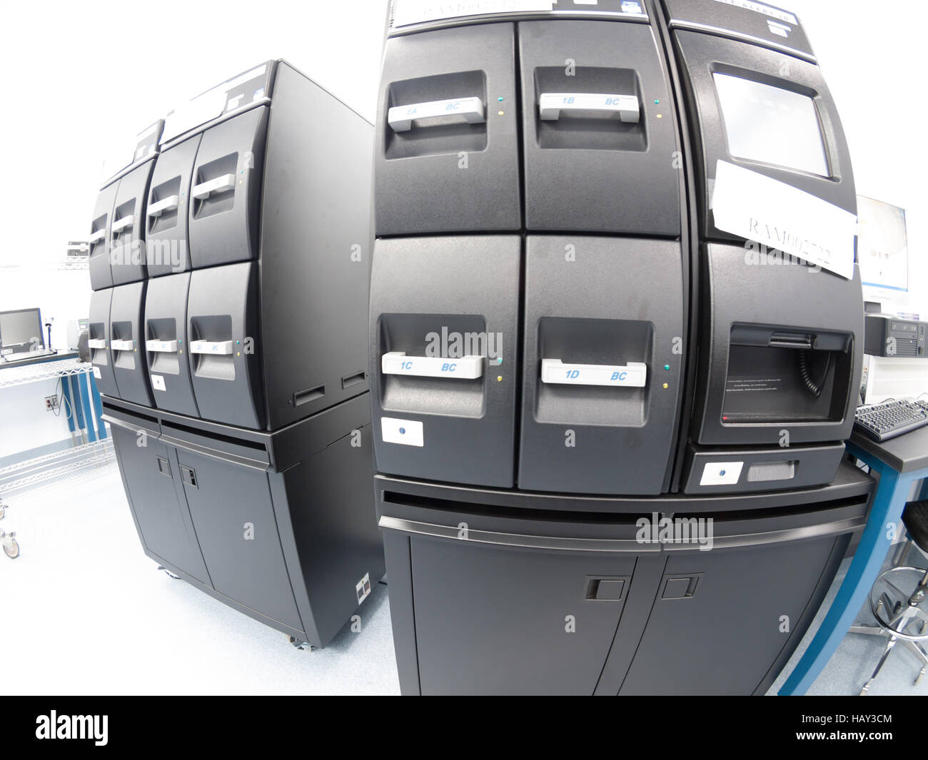 Qc lab laboratory quality hi-res stock photography and images - Alamy