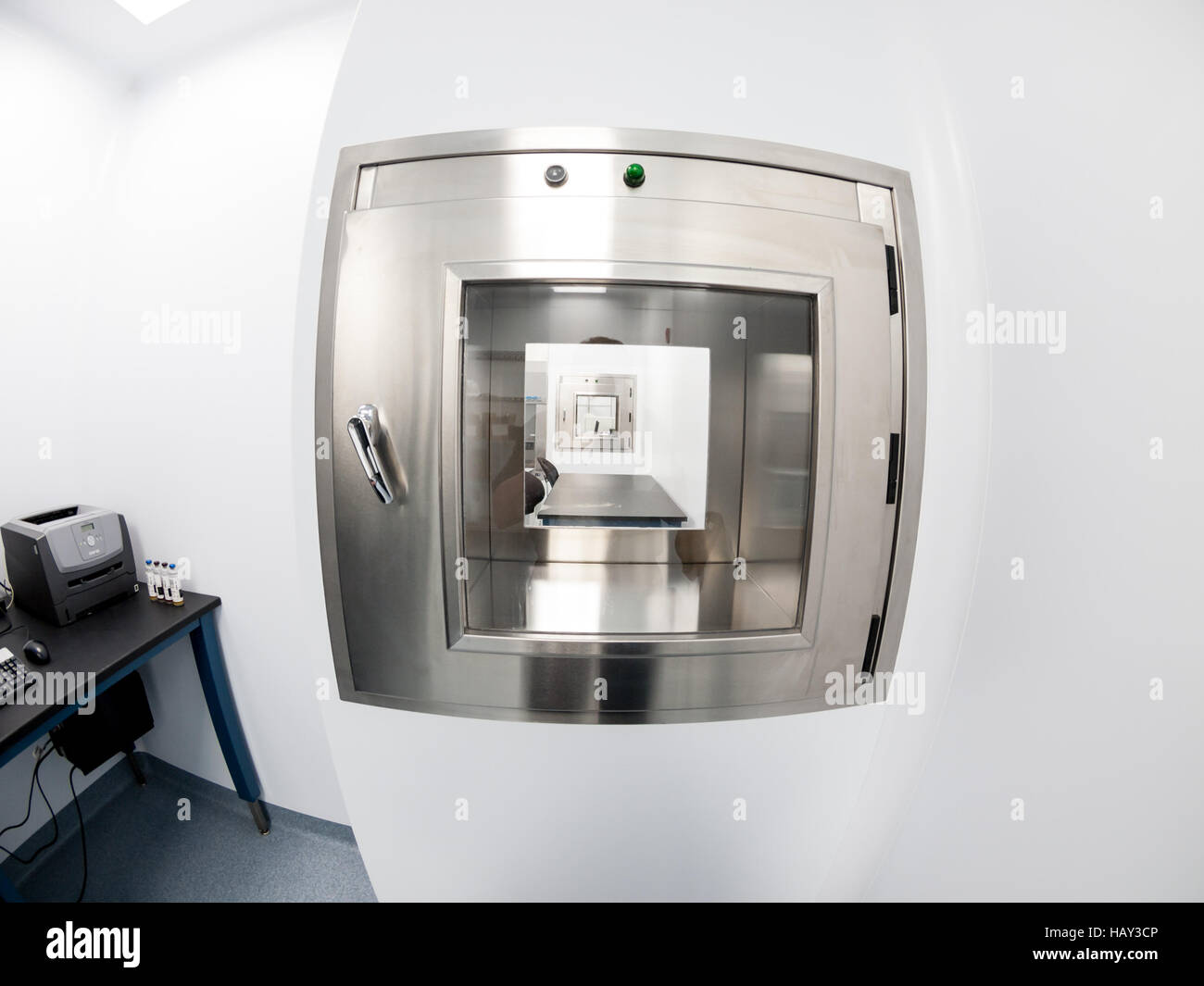 Cellular Immunotherapy QC Lab Stock Photo - Alamy