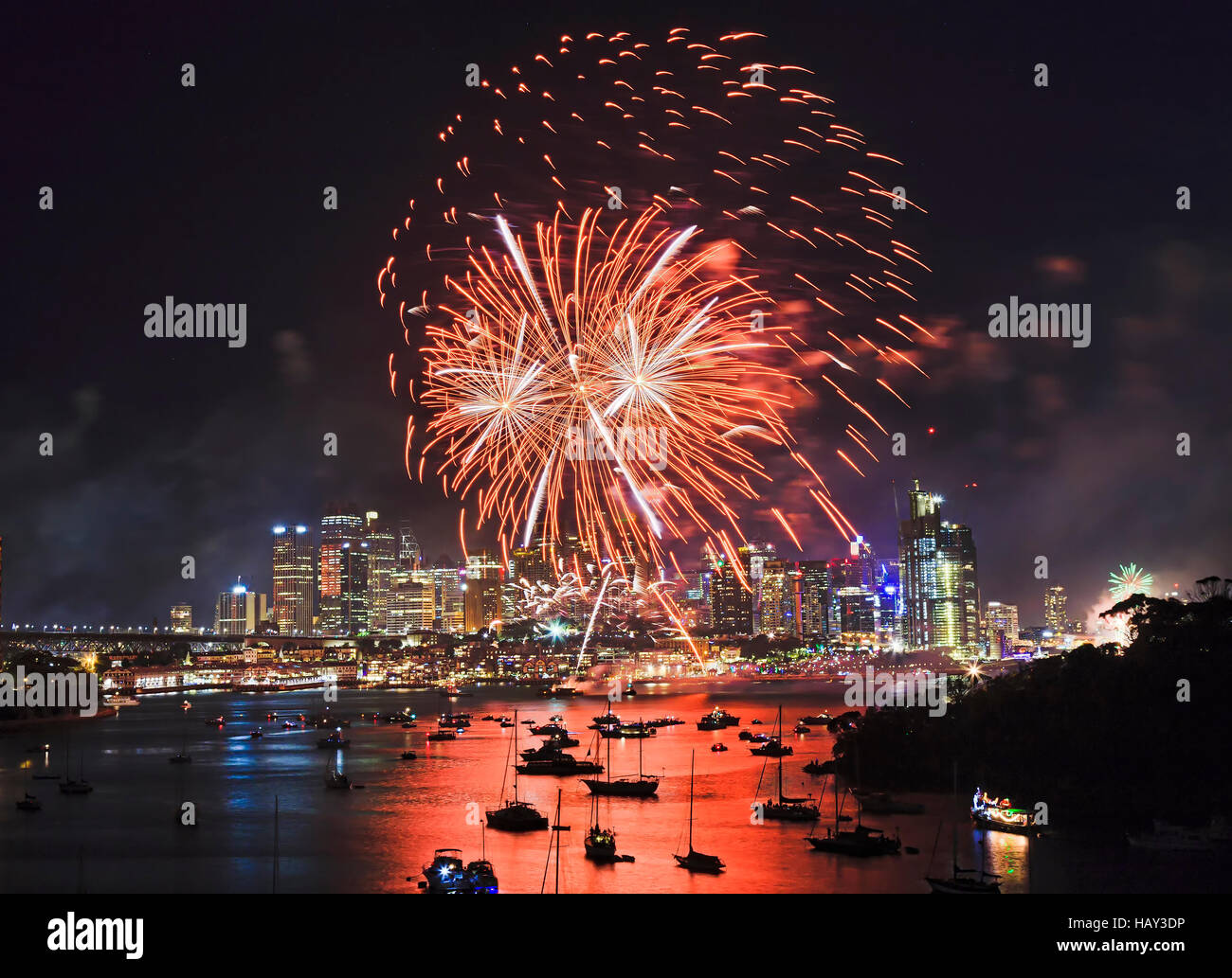 Red ball fireworks hi-res stock photography and images - Alamy