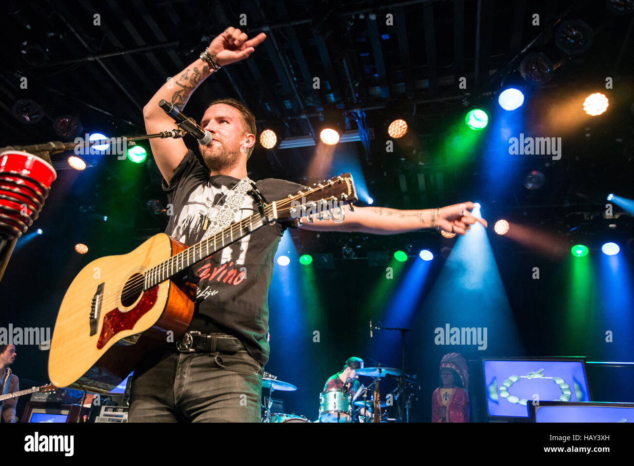 T j osborne brothers osborne performing hi-res stock photography and ...